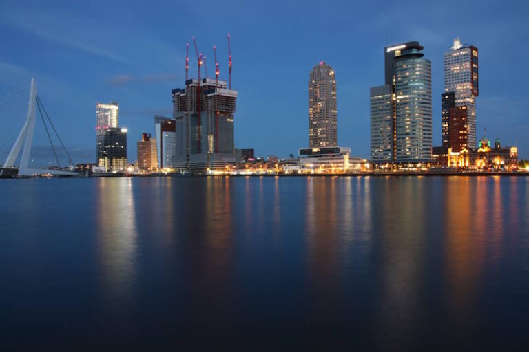 Warum eine Bootsfahrt die beste Art ist, Rotterdam zu entdecken